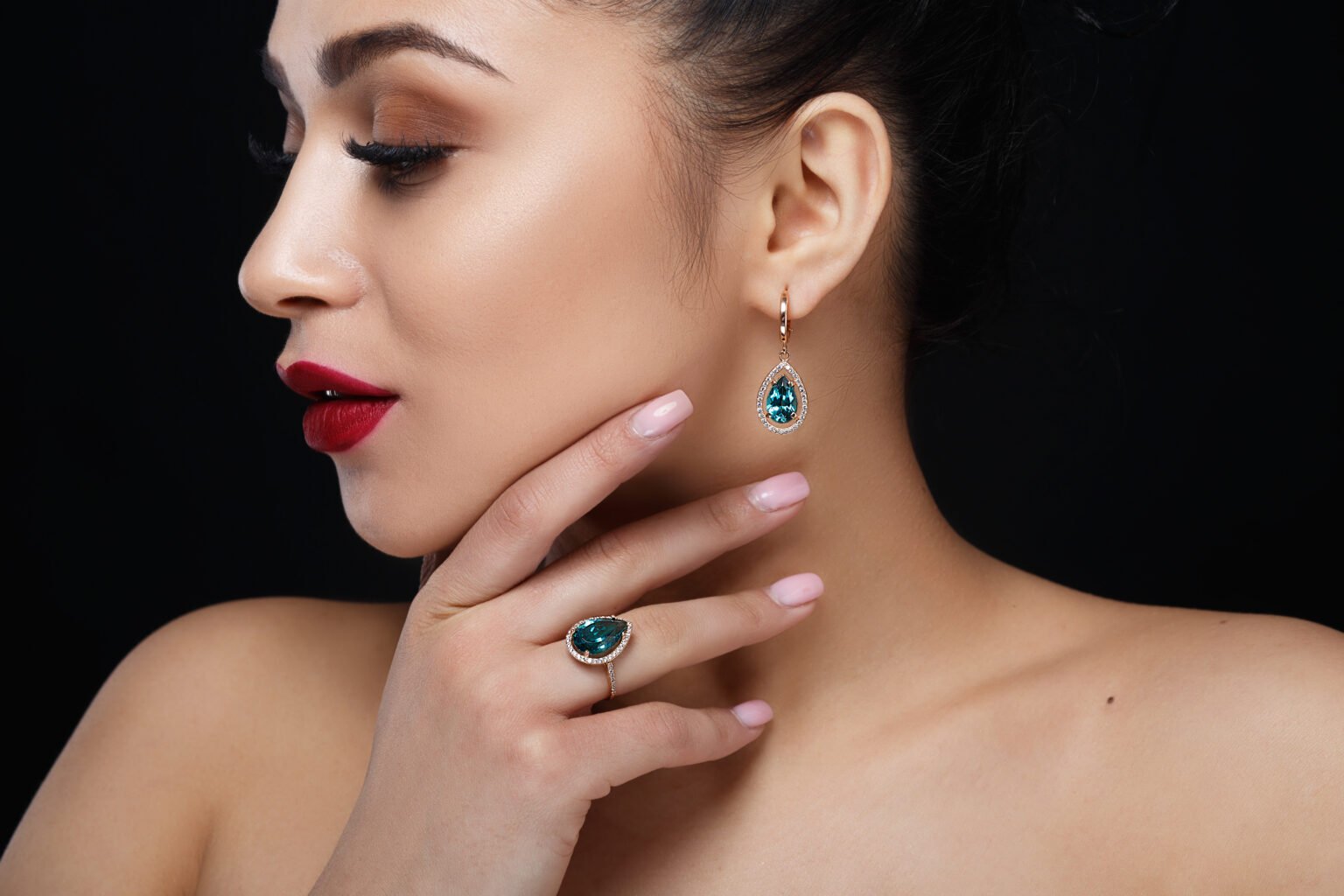 Contemporary Jewelry Trends – Modern & Chic